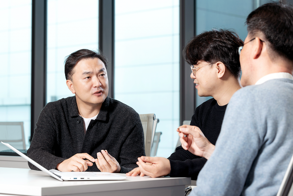 Meet the SK hynix Team Behind the World's First 12-Layer HBM3