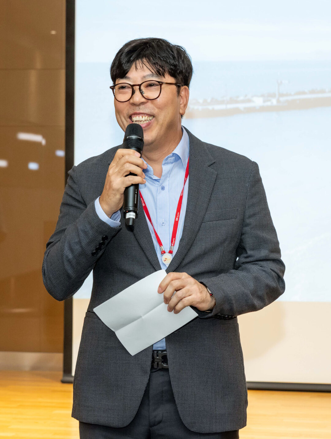 SK hynix_Introduces Industry’s First High NA EUV for Production_Image 02 - SK hynix Newsroom